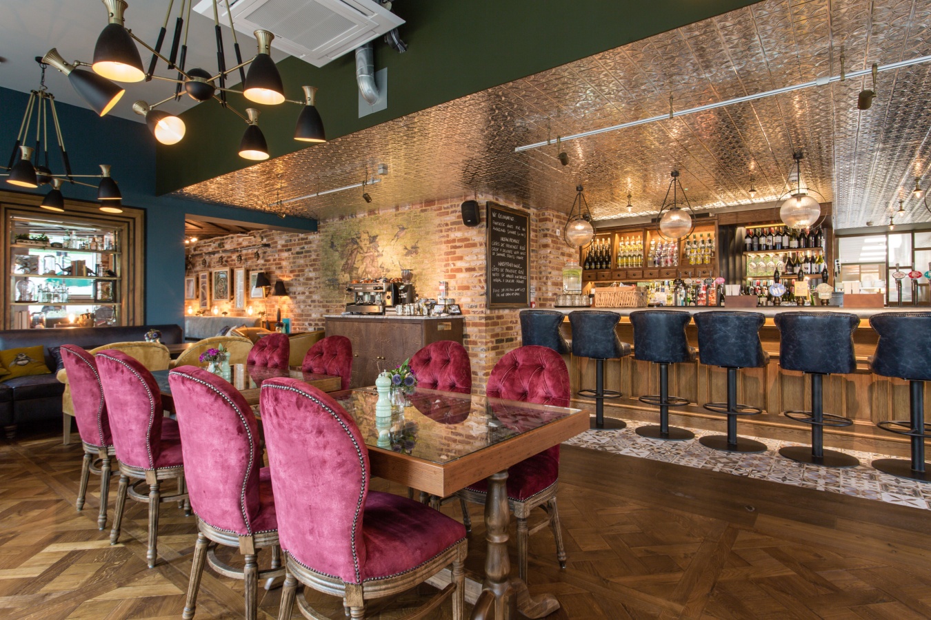 The Naturalist | Book a table in Woodberry at this stylish Young's pub